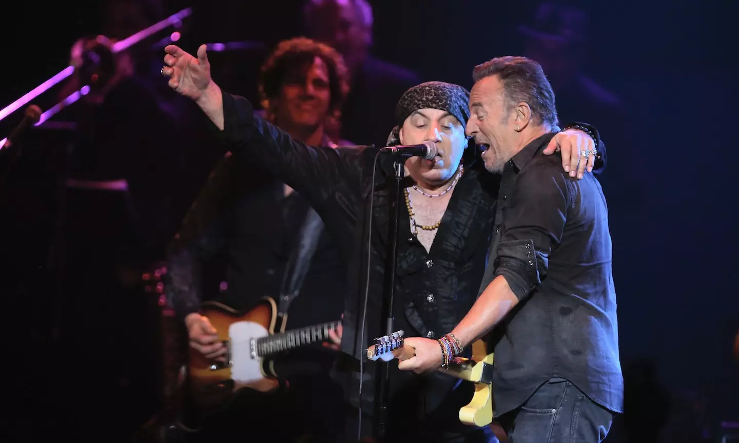 Stevie Van Zandt Bruce Springsteen ilə Həyat və Musiqini Müzakirə Edir