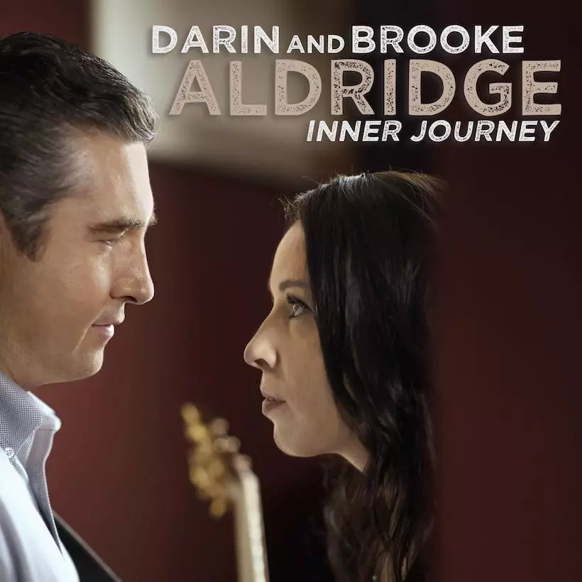 A Bluegrass Duo Darin és Brooke Aldridge „belső utazásra”