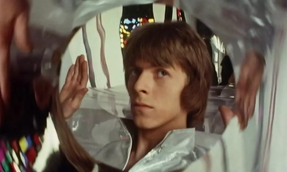 David Bowie Space Oddity video još 1000