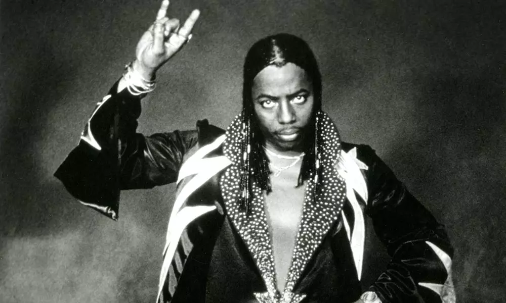 Süper Çılgın: Punk-Funk Badass Rick James'in İnanılmaz Hayatı