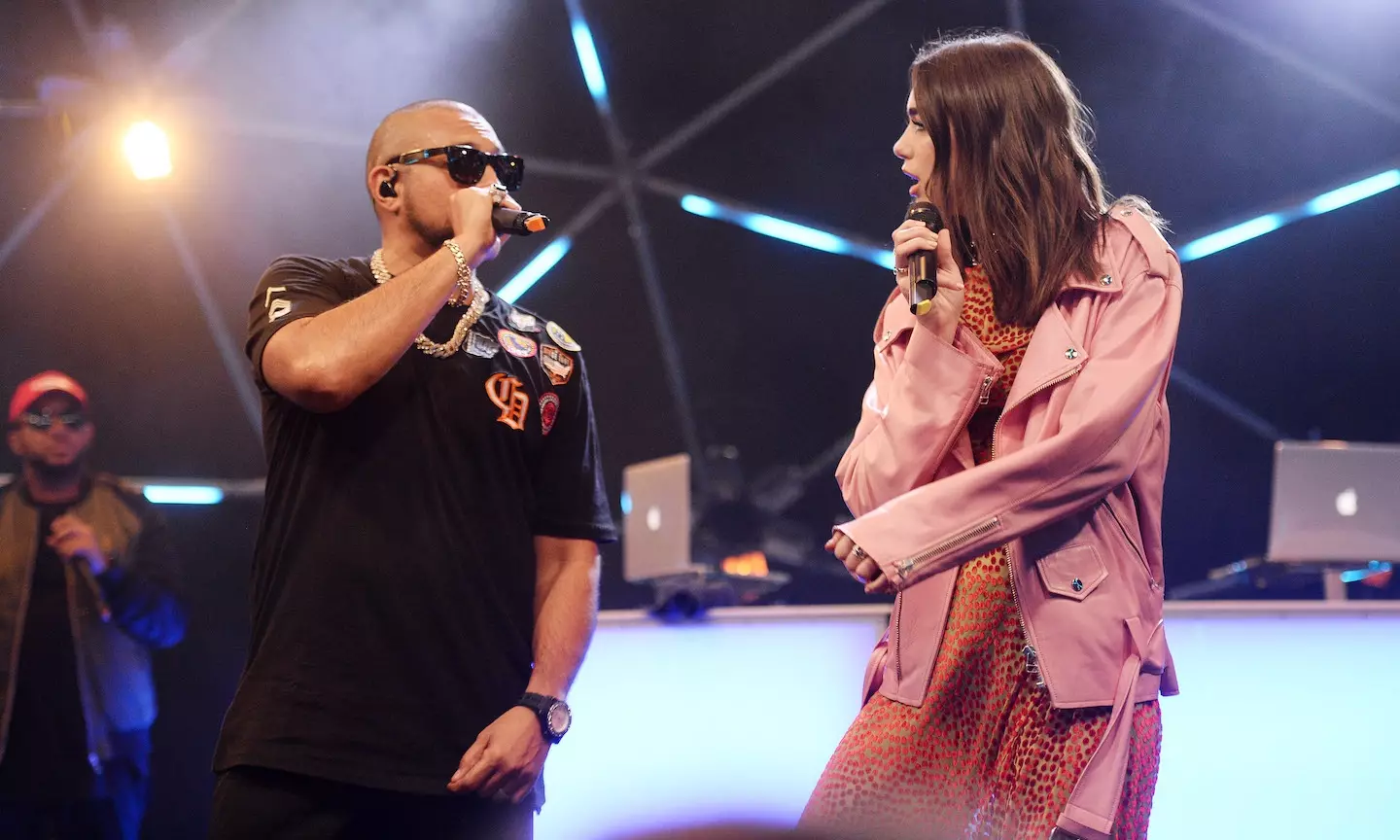 Sean Paul iyo Dua Lipa's 'No Been' ayaa hal bilyan oo daawasho ah ka sameeyay YouTube