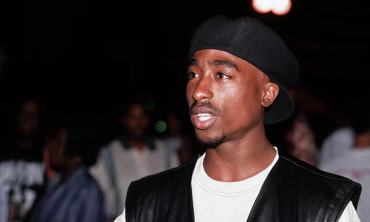 හොඳම Tupac ගීත: 26 Essential G-Funk Tracks | uDiscover