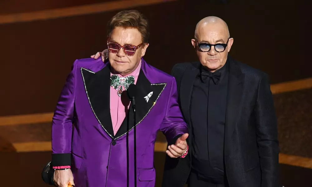 Nochtann Bernie Taupin a Dóchais Le hAlbam Nua Le Elton John