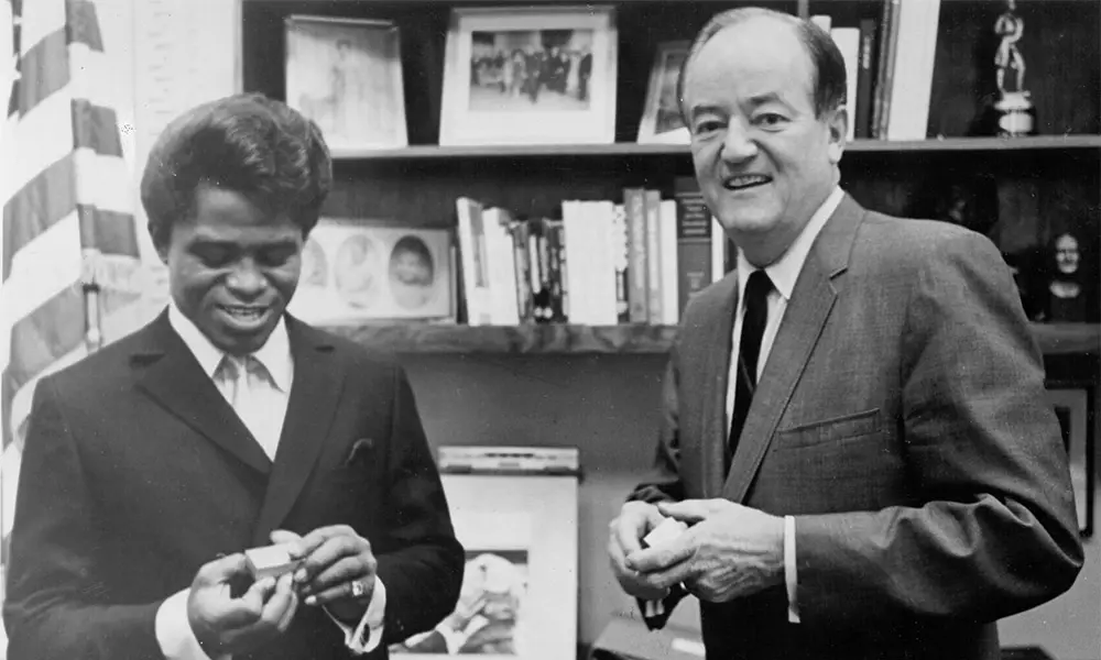 James Brown, Politik og de revolutionære 60'ere | uOpdag