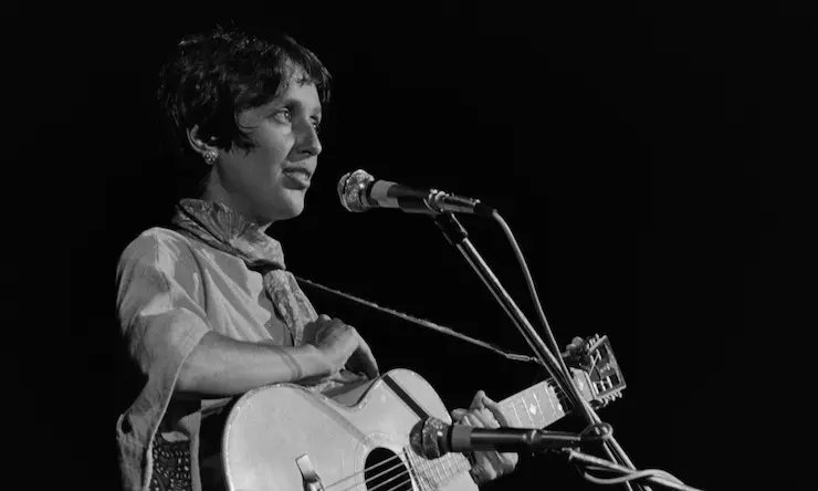 Joan Baez Ngumumkeun Tur Amérika Kalér Akhirna