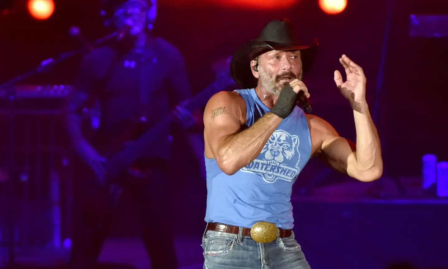 Tim McGraw anuncia una gira de 17 ciutats per a l'amfiteatre per al 2022