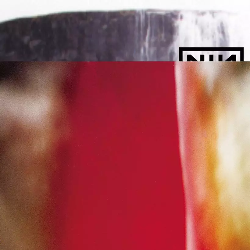 Nine Inch Nails เว็บปกอัลบั้มที่เปราะบาง 820