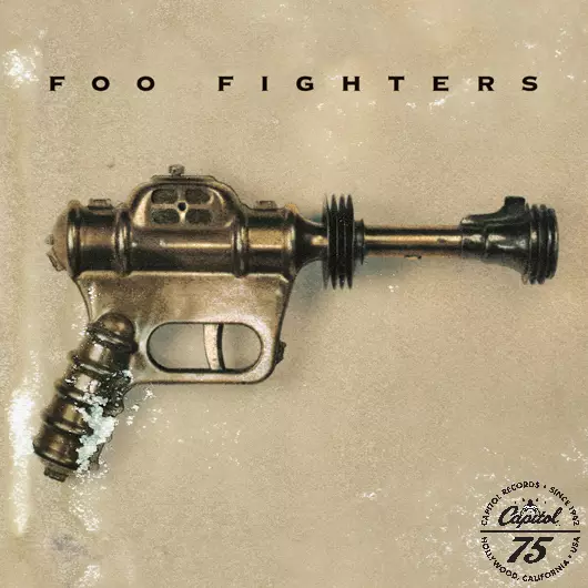 Foo Fighters: Sake ziyartan Kundin Farko na Farko na Fighters