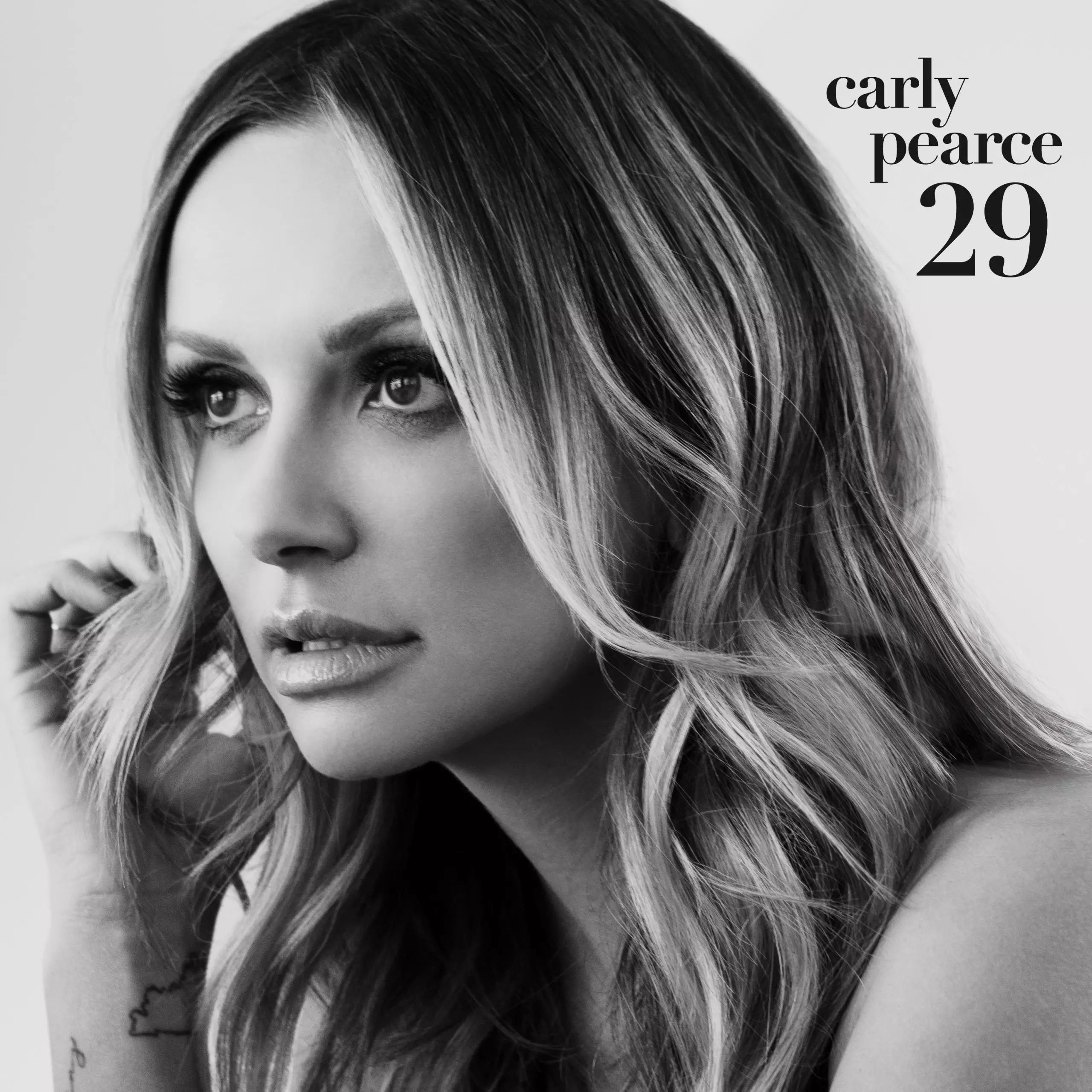 Carly Pearce prikazuje projekat '29' s 'Trebalo je znati bolje'