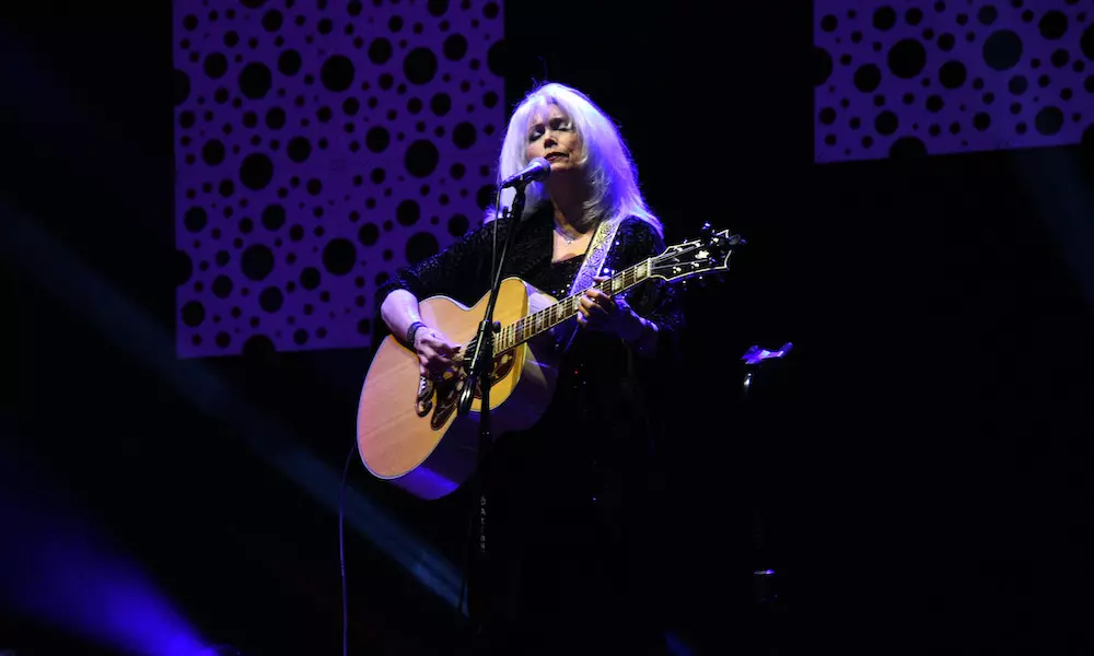 Emmylou Harris，Steve Earle 在 Outlaw Country Cruise 6 的明星中