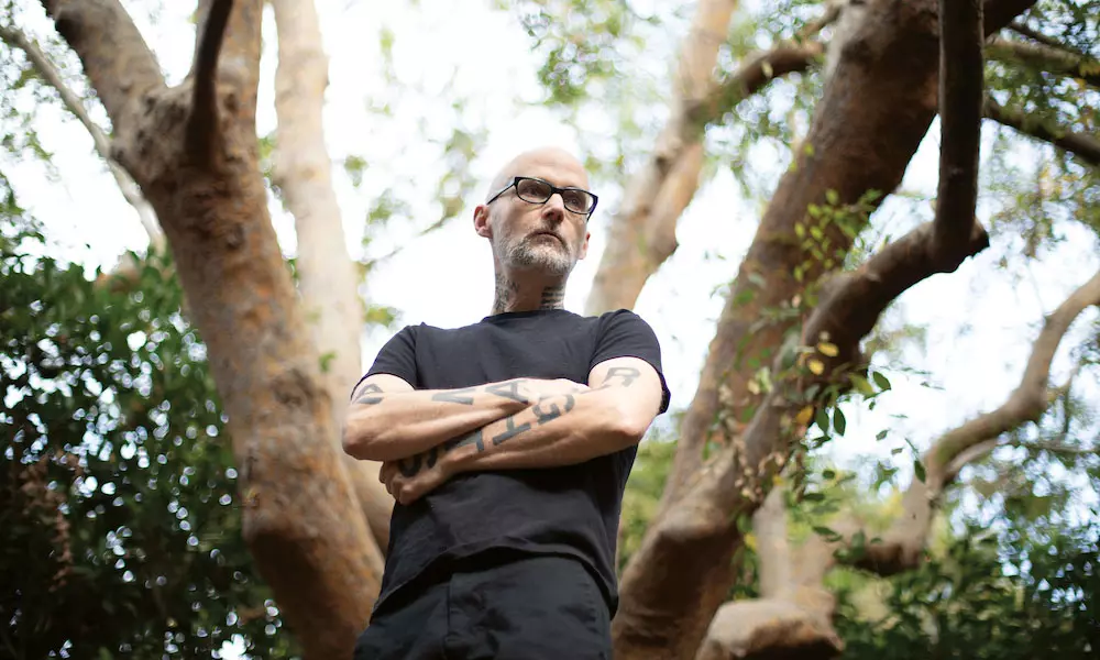 Moby “Doýçe Grammophon” -da täze albom, “Reprise” yglan edýär