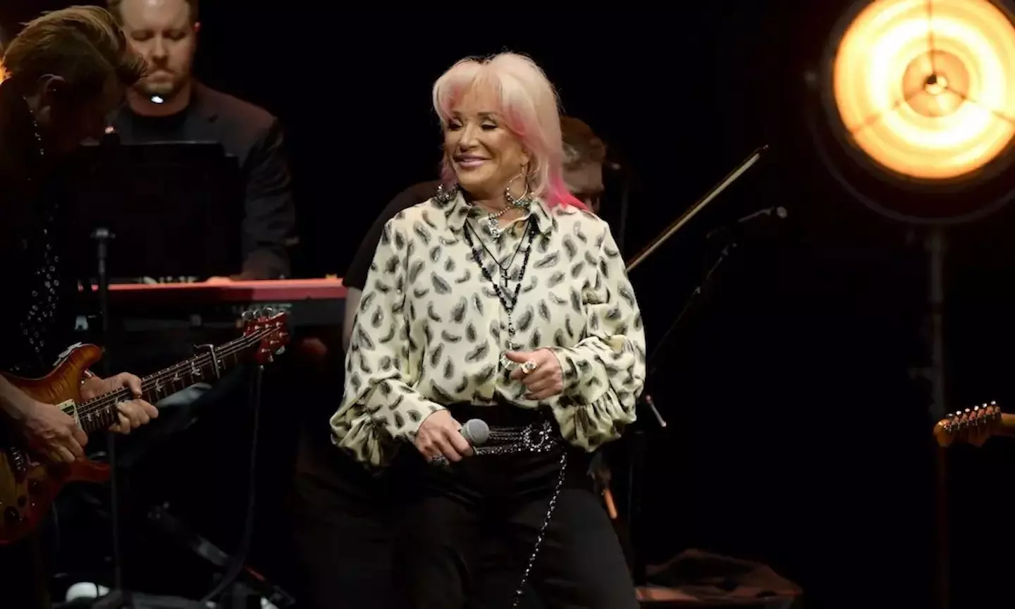 Tanya Tucker tham gia cùng anh em Osborne, Margo Price, Et Al lúc sinh ra và lớn lên