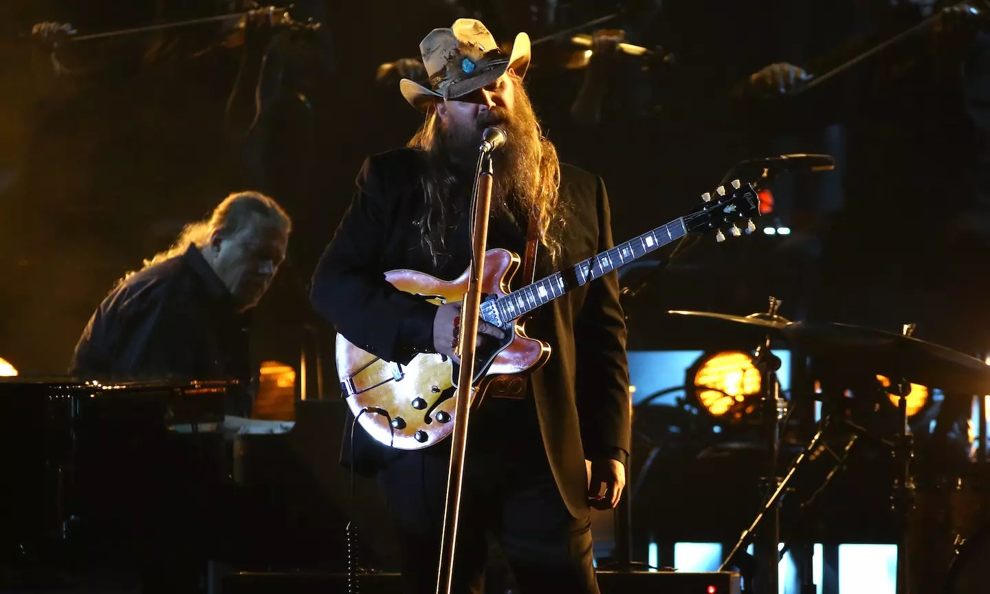 Chris Stapleton ກໍານົດຈະນໍາເອົາ "ການສະແດງຖະຫນົນອາເມລິກາທັງຫມົດ" ຂອງລາວໄປການາດາ