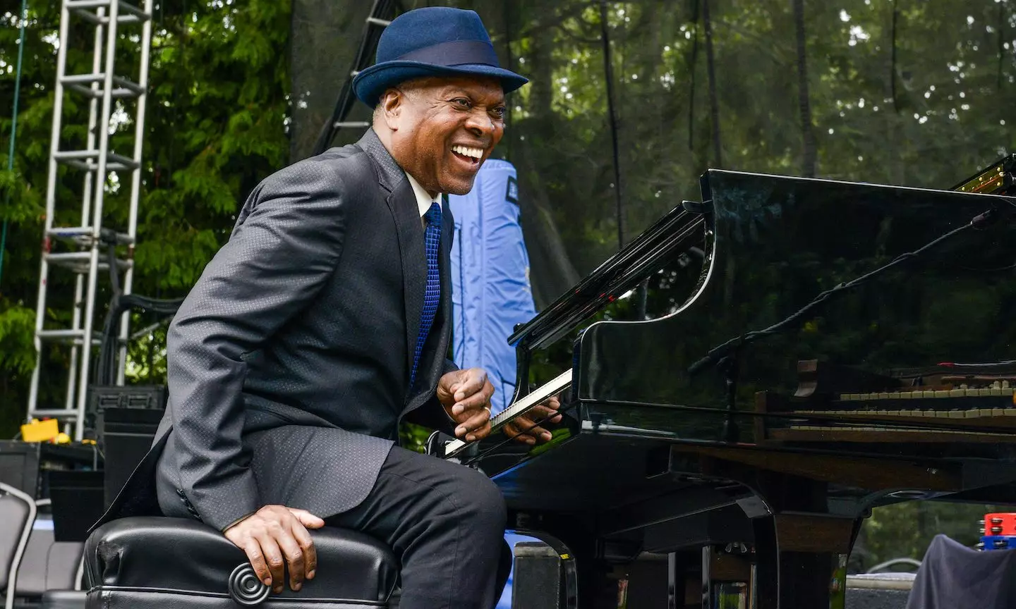 Booker T. Jones, Mavis Staples, Lagi Sertai Memphis Music Hall Of Fame