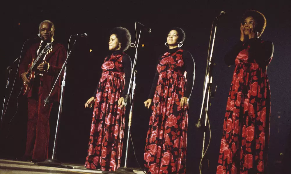 بيرفيس ستابلز ، الشريك المؤسس لشركة Staple Singers ، ميت في سن 85 | يكتشف