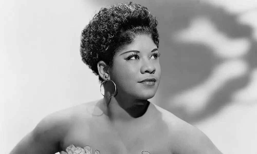 Foto e Ruth Brown nga Michael Ochs Archives dhe Getty Images